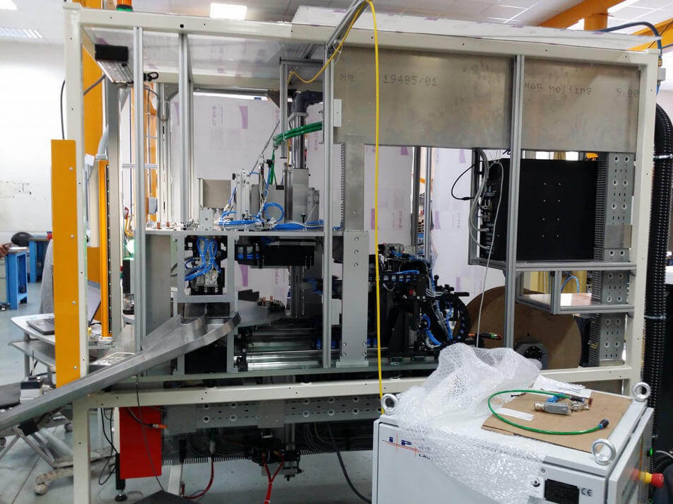 Welding cell with laser IPG YLS 600/6000- Narran